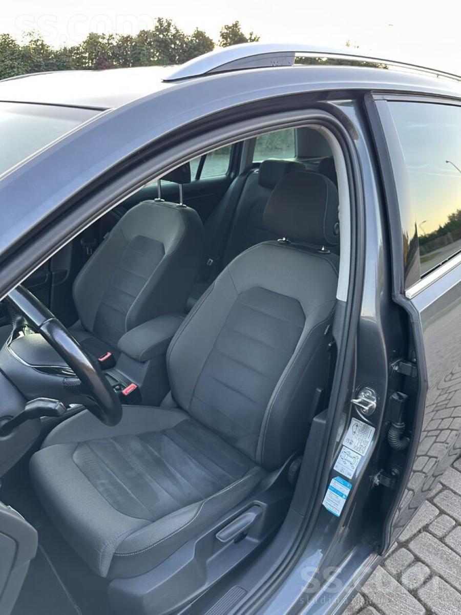 Grey Volkswagen Golf 2019 in Riga, with an engine capacity of 2.00 L and mileage of 219 thousand km for 12190 €, photo 12 on AUTOMOTO.COM.LV