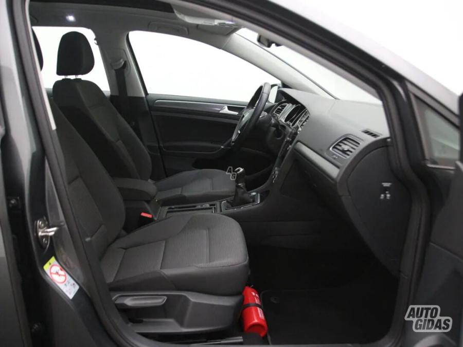 Pelēks Volkswagen Golf 2019 Viļņa, ar dzinēja tilpumu 1.60 L un nobraukumu 125 tūkst. km par 11199 €, foto 15 vietnē AUTOMOTO.COM.LV