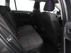 Pelēks Volkswagen Golf 2019 Viļņa, ar dzinēja tilpumu 1.60 L un nobraukumu 125 tūkst. km par 11199 €, foto 16 vietnē AUTOMOTO.COM.LV