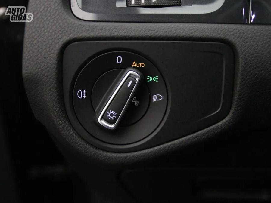 Pelēks Volkswagen Golf 2019 Viļņa, ar dzinēja tilpumu 1.60 L un nobraukumu 125 tūkst. km par 11199 €, foto 28 vietnē AUTOMOTO.COM.LV