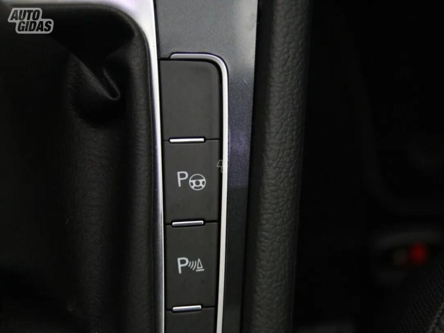 Pelēks Volkswagen Golf 2019 Viļņa, ar dzinēja tilpumu 1.60 L un nobraukumu 125 tūkst. km par 11199 €, foto 30 vietnē AUTOMOTO.COM.LV