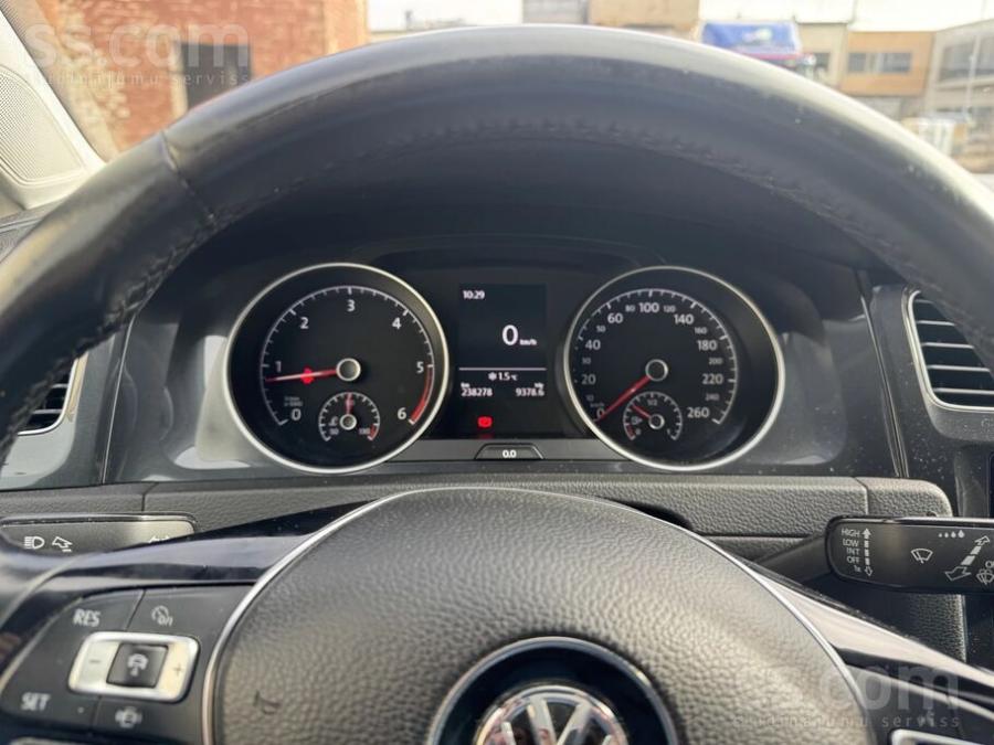 Grey Volkswagen Golf 2019 in Riga, with an engine capacity of 1.60 L and mileage of 238 thousand km for 7200 €, photo 6 on AUTOMOTO.COM.LV