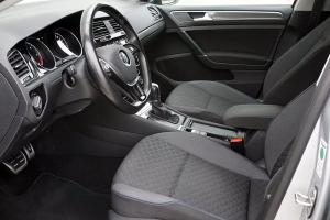 Grey Volkswagen Golf 2019 in Riga, with an engine capacity of 2.00 L and mileage of 278 thousand km for 9700 €, photo 14 on AUTOMOTO.COM.LV