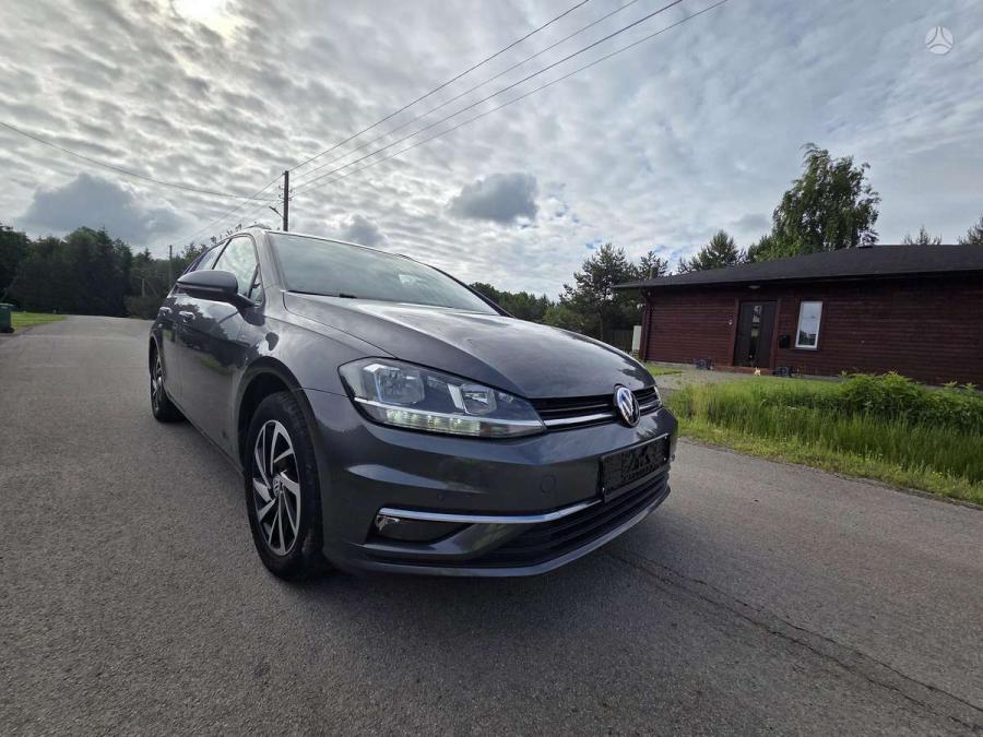 Pelēks Volkswagen Golf 2019 Panevēža, ar dzinēja tilpumu 1.60 L un nobraukumu 254 tūkst. km par 8880 €, foto 3 vietnē AUTOMOTO.COM.LV