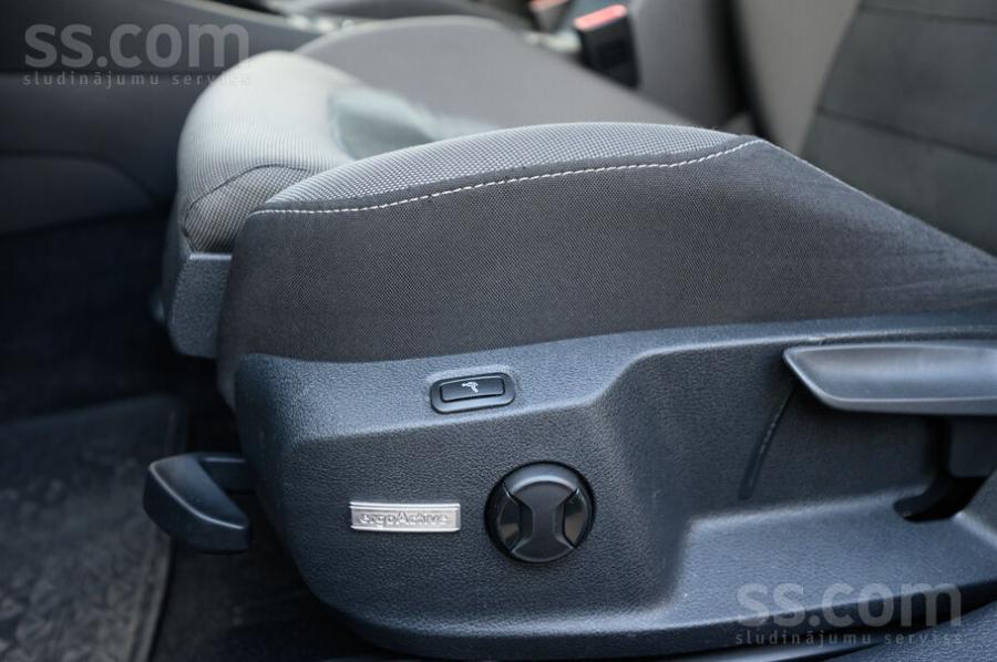Pelēks Volkswagen Golf 2019 Rīga, ar dzinēja tilpumu 2.00 L un nobraukumu 143 tūkst. km par 13450 €, foto 12 vietnē AUTOMOTO.COM.LV
