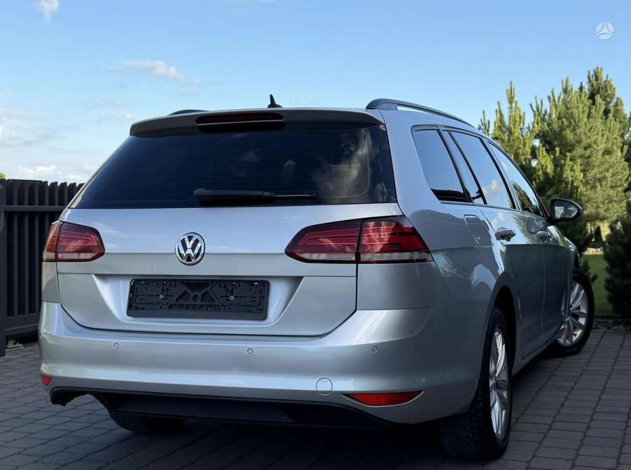 Grey Volkswagen Golf 2019 in Kaunas, with an engine capacity of 1.60 L and mileage of 241 thousand km for 7990 €, photo 6 on AUTOMOTO.COM.LV