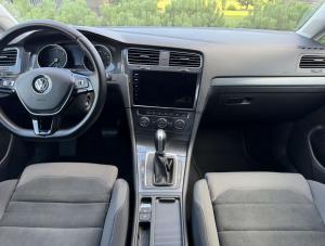 Grey Volkswagen Golf 2019 in Kaunas, with an engine capacity of 1.60 L and mileage of 241 thousand km for 7990 €, photo 21 on AUTOMOTO.COM.LV