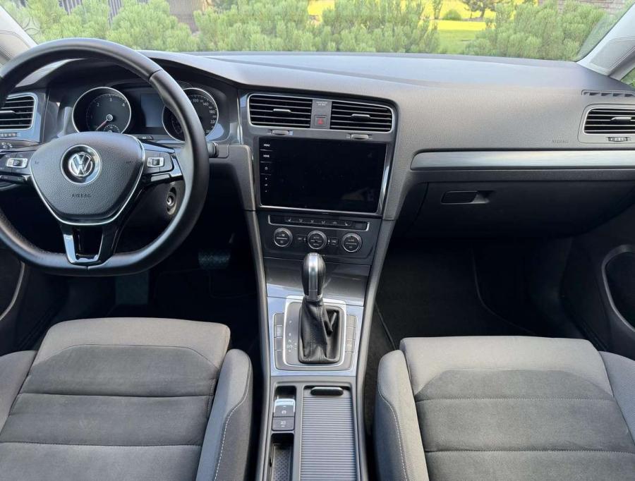 Grey Volkswagen Golf 2019 in Kaunas, with an engine capacity of 1.60 L and mileage of 241 thousand km for 7990 €, photo 21 on AUTOMOTO.COM.LV