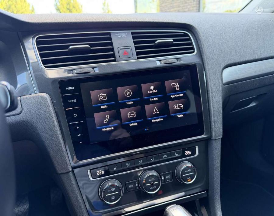 Grey Volkswagen Golf 2019 in Kaunas, with an engine capacity of 1.60 L and mileage of 241 thousand km for 7990 €, photo 24 on AUTOMOTO.COM.LV