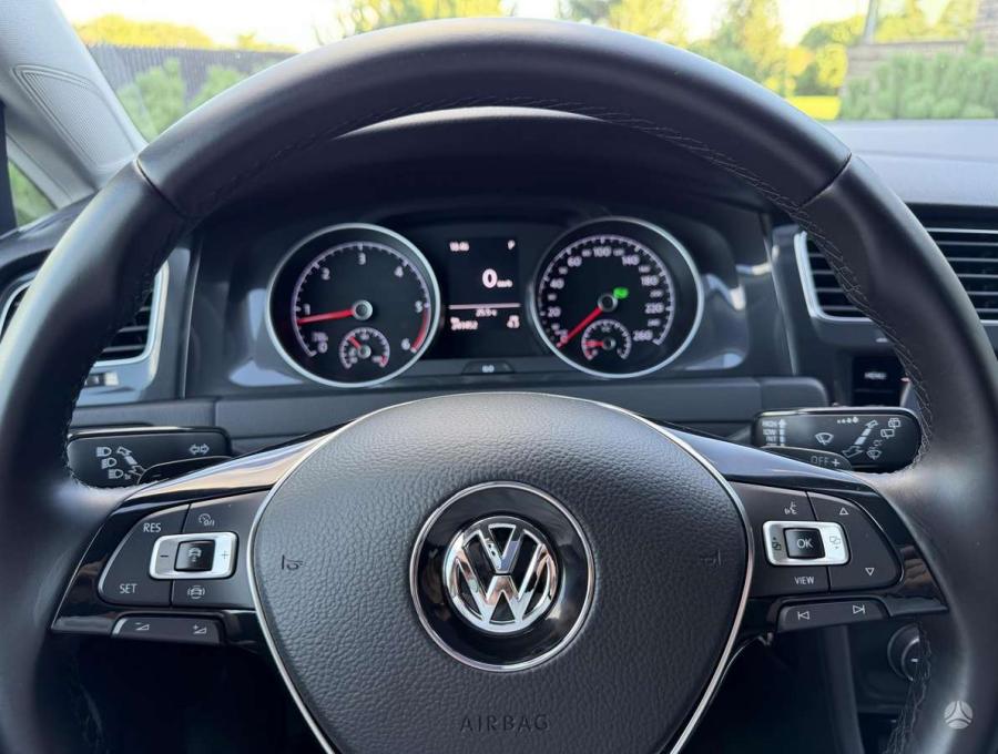 Grey Volkswagen Golf 2019 in Kaunas, with an engine capacity of 1.60 L and mileage of 241 thousand km for 7990 €, photo 29 on AUTOMOTO.COM.LV