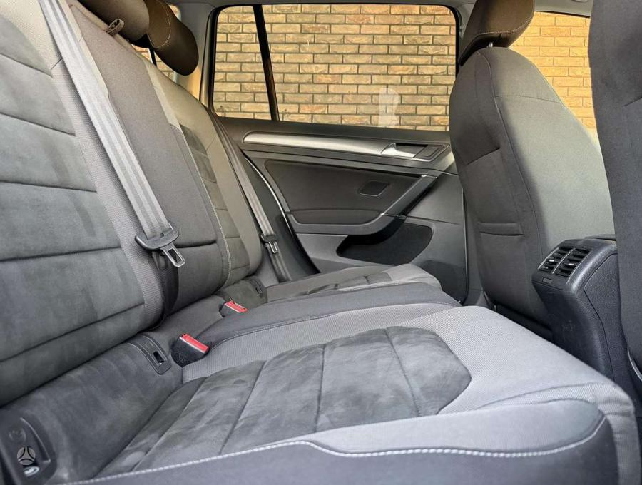 Grey Volkswagen Golf 2019 in Kaunas, with an engine capacity of 1.60 L and mileage of 241 thousand km for 7990 €, photo 36 on AUTOMOTO.COM.LV
