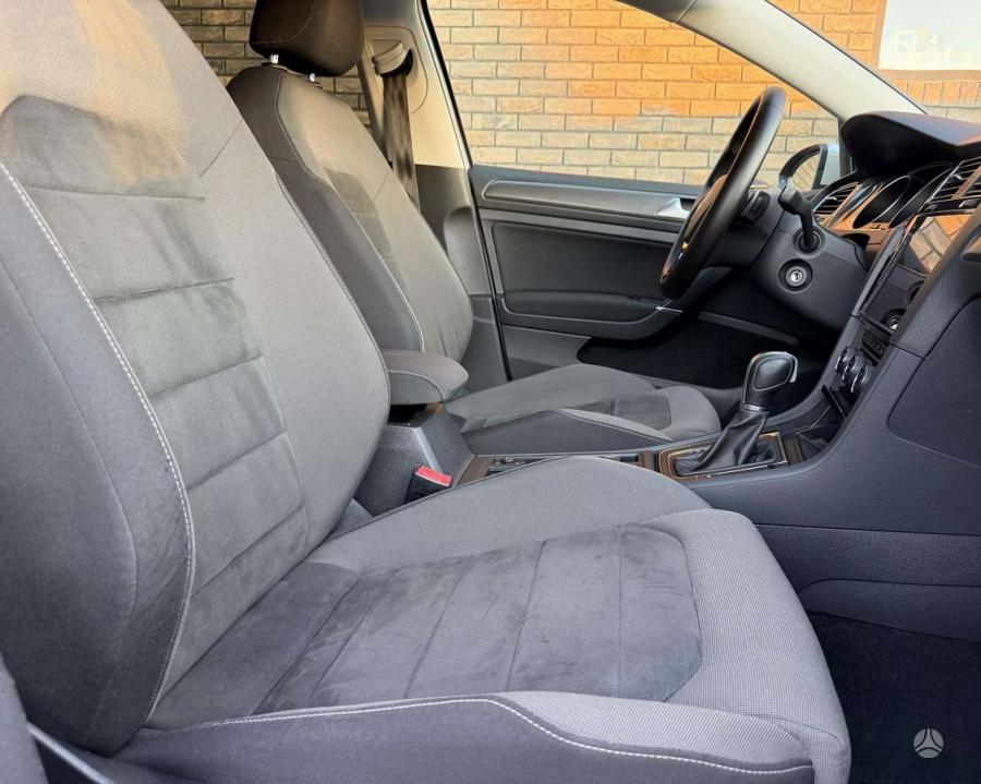Grey Volkswagen Golf 2019 in Kaunas, with an engine capacity of 1.60 L and mileage of 241 thousand km for 7990 €, photo 37 on AUTOMOTO.COM.LV