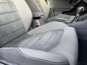 Grey Volkswagen Golf 2019 in Kaunas, with an engine capacity of 1.60 L and mileage of 241 thousand km for 7990 €, photo 39 on AUTOMOTO.COM.LV