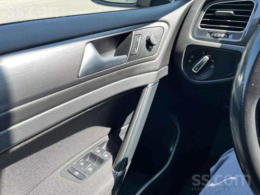 Pelēks Volkswagen Golf 2019 Rīga, ar dzinēja tilpumu 1.50 L un nobraukumu 139 tūkst. km par 10200 €, foto 16 vietnē AUTOMOTO.COM.LV