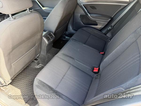 Grey Volkswagen Golf 2019 in Viljandi, with an engine capacity of 2.00 L and mileage of 151 thousand km for 16490 €, photo 9 on AUTOMOTO.COM.LV