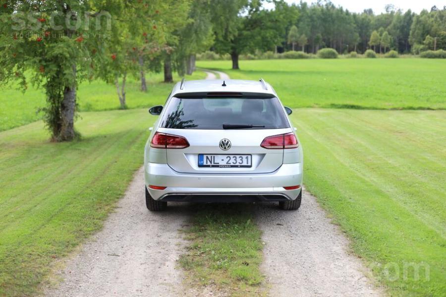 Grey Volkswagen Golf 2019 in Gulbene, with an engine capacity of 2.00 L and mileage of 239 thousand km for 10500 €, photo 3 on AUTOMOTO.COM.LV
