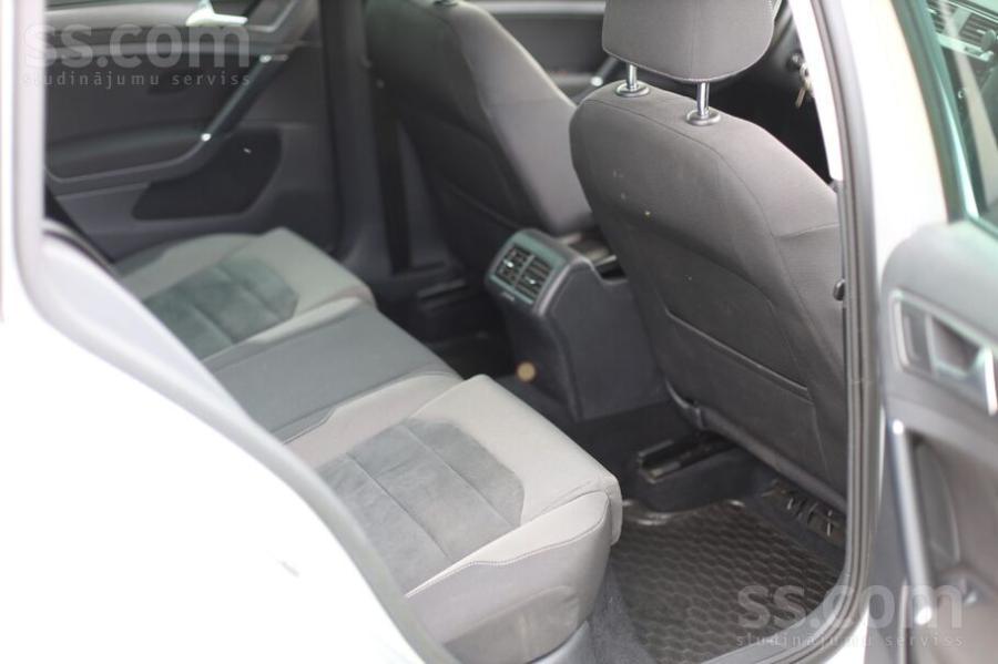 Grey Volkswagen Golf 2019 in Gulbene, with an engine capacity of 2.00 L and mileage of 239 thousand km for 10500 €, photo 16 on AUTOMOTO.COM.LV