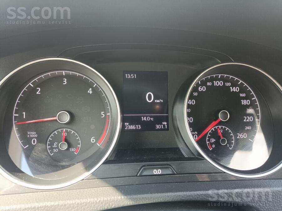 Pelēks Volkswagen Golf 2019 Daugavpils, ar dzinēja tilpumu 1.60 L un nobraukumu 239 tūkst. km par 8500 €, foto 3 vietnē AUTOMOTO.COM.LV