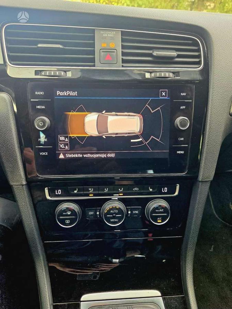 Pelēks Volkswagen Golf 2019 Viļņa, ar dzinēja tilpumu 1.97 L un nobraukumu 260 tūkst. km par 11500 €, foto 13 vietnē AUTOMOTO.COM.LV