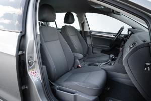 Grey Volkswagen Golf 2019 in Riga, with an engine capacity of 1.50 L and mileage of 153 thousand km for 9850 €, photo 7 on AUTOMOTO.COM.LV