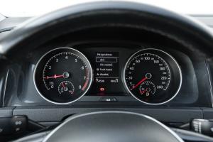 Grey Volkswagen Golf 2019 in Riga, with an engine capacity of 1.50 L and mileage of 153 thousand km for 9850 €, photo 11 on AUTOMOTO.COM.LV