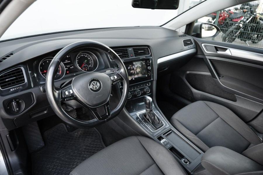 Grey Volkswagen Golf 2019 in Riga, with an engine capacity of 1.50 L and mileage of 153 thousand km for 9850 €, photo 19 on AUTOMOTO.COM.LV