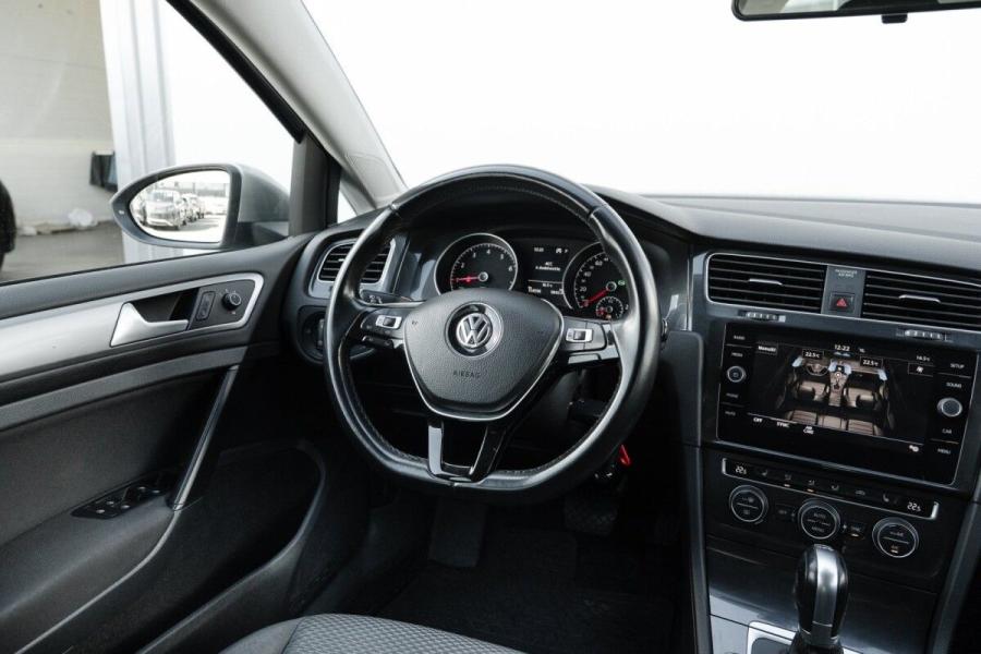 Grey Volkswagen Golf 2019 in Riga, with an engine capacity of 1.50 L and mileage of 153 thousand km for 9850 €, photo 20 on AUTOMOTO.COM.LV