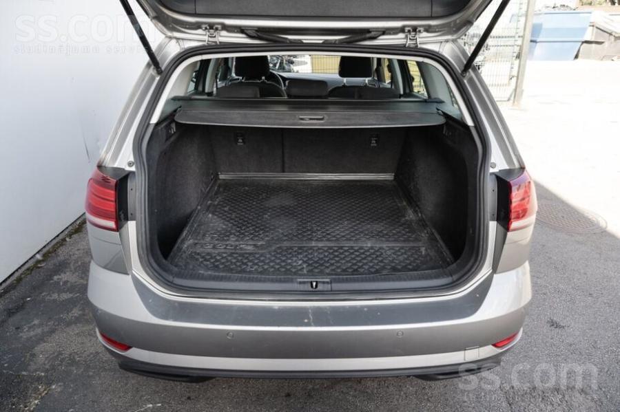 Grey Volkswagen Golf 2019 in Riga, with an engine capacity of 1.50 L and mileage of 153 thousand km for 9850 €, photo 9 on AUTOMOTO.COM.LV