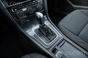 Grey Volkswagen Golf 2019 in Riga, with an engine capacity of 1.50 L and mileage of 153 thousand km for 9850 €, photo 13 on AUTOMOTO.COM.LV