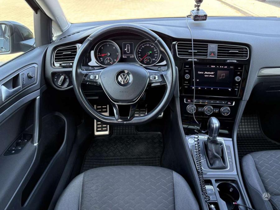 Pelēks Volkswagen Golf 2019 Kauņa, ar dzinēja tilpumu 1.97 L un nobraukumu 300 tūkst. km par 9800 €, foto 14 vietnē AUTOMOTO.COM.LV
