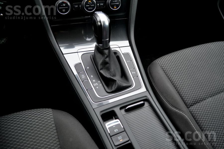 Grey Volkswagen Golf 2019 in Tukums, with an engine capacity of 1.60 L and mileage of 223 thousand km for 9990 €, photo 20 on AUTOMOTO.COM.LV