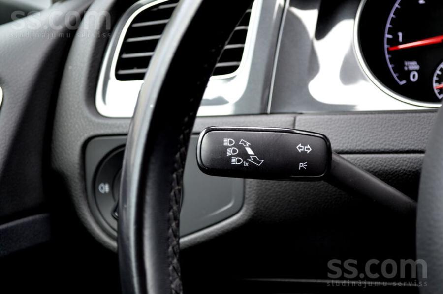 Grey Volkswagen Golf 2019 in Tukums, with an engine capacity of 1.60 L and mileage of 223 thousand km for 9990 €, photo 25 on AUTOMOTO.COM.LV