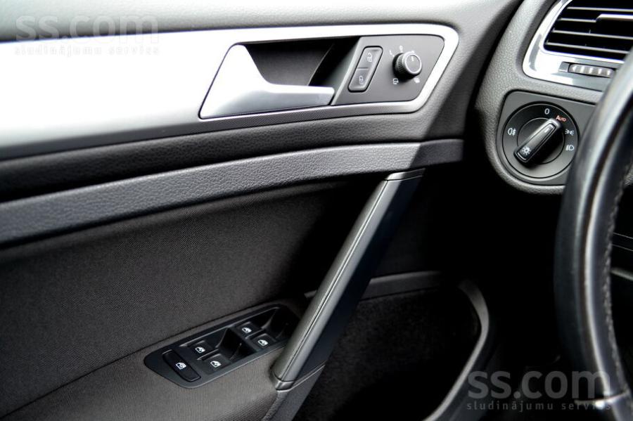 Grey Volkswagen Golf 2019 in Tukums, with an engine capacity of 1.60 L and mileage of 223 thousand km for 9990 €, photo 26 on AUTOMOTO.COM.LV