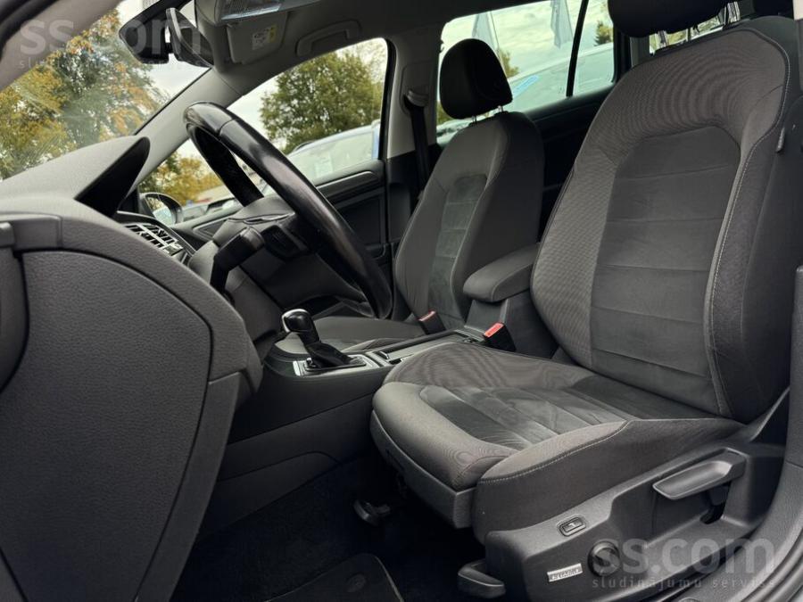 Grey Volkswagen Golf 2019 in Valmiera, with an engine capacity of 2.00 L and mileage of 216 thousand km for 11900 €, photo 8 on AUTOMOTO.COM.LV
