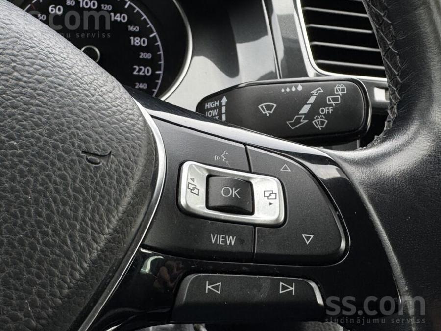 Grey Volkswagen Golf 2019 in Valmiera, with an engine capacity of 2.00 L and mileage of 216 thousand km for 11900 €, photo 12 on AUTOMOTO.COM.LV