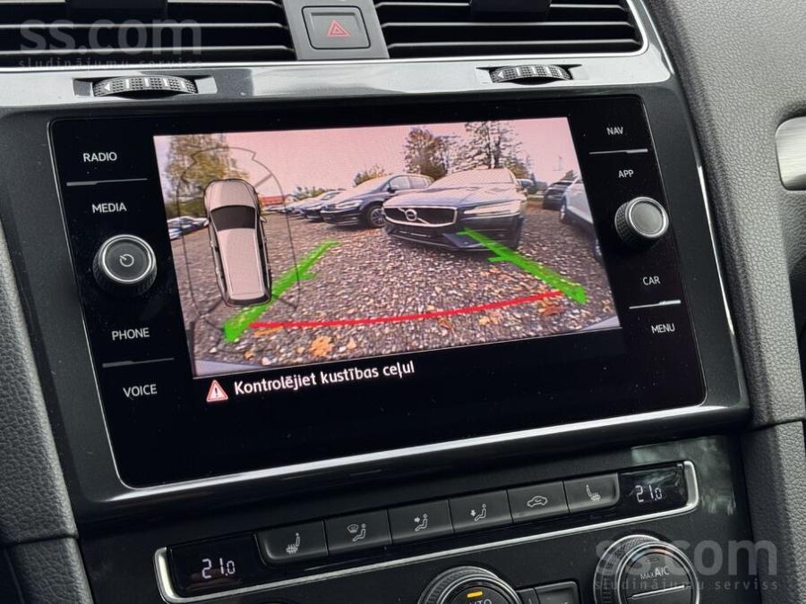 Grey Volkswagen Golf 2019 in Valmiera, with an engine capacity of 2.00 L and mileage of 216 thousand km for 11900 €, photo 17 on AUTOMOTO.COM.LV