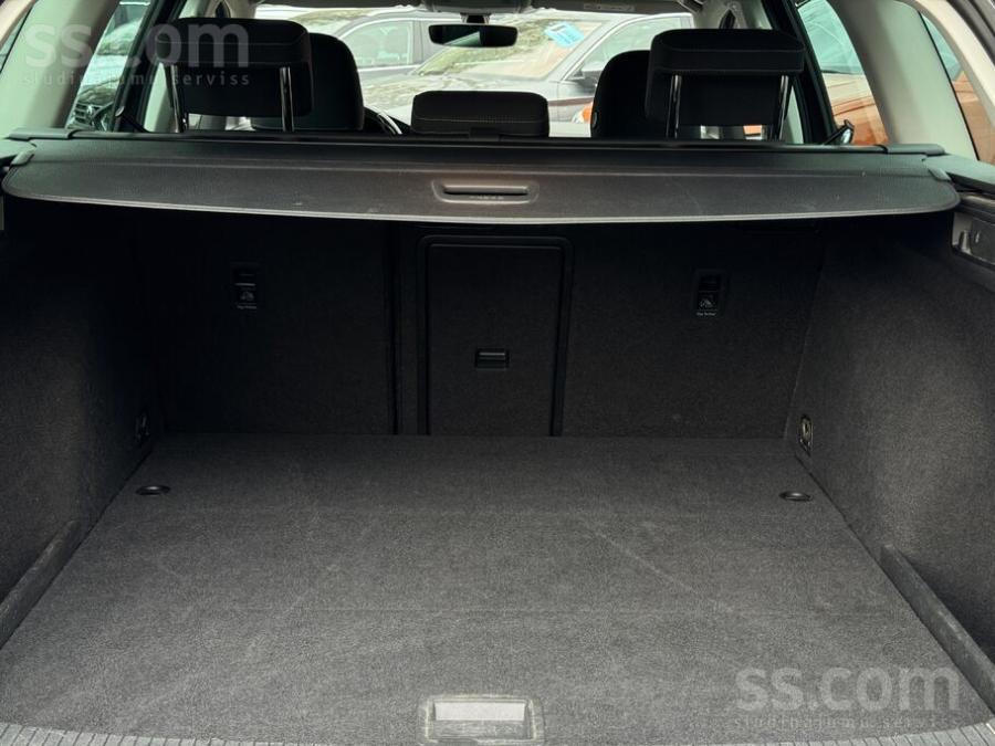 Grey Volkswagen Golf 2019 in Valmiera, with an engine capacity of 2.00 L and mileage of 216 thousand km for 11900 €, photo 21 on AUTOMOTO.COM.LV