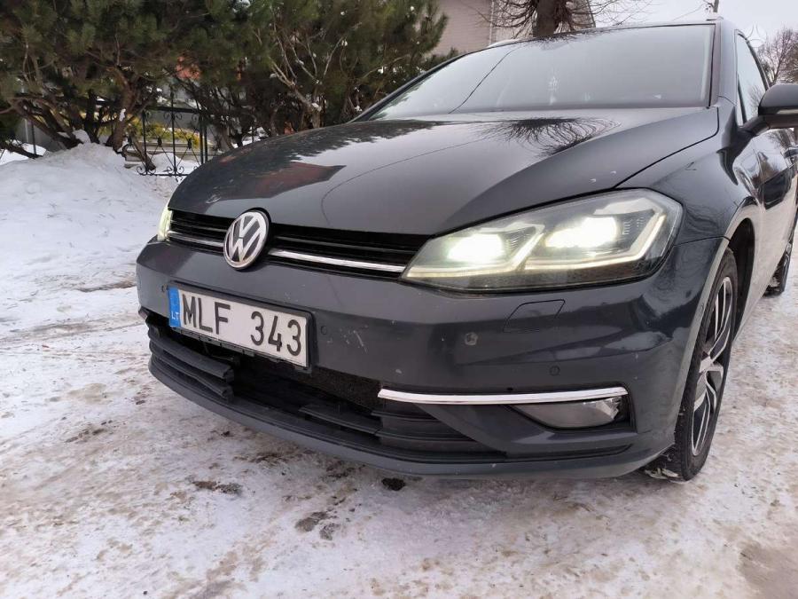 Grey Volkswagen Golf 2020 in Siauliai, with an engine capacity of 1.97 L and mileage of 247 thousand km for 8700 €, photo 5 on AUTOMOTO.COM.LV