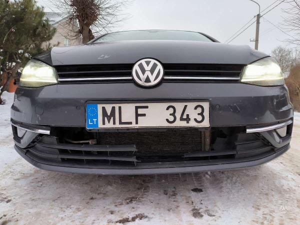 Grey Volkswagen Golf 2020 in Siauliai, with an engine capacity of 1.97 L and mileage of 247 thousand km for 8700 €, photo 6 on AUTOMOTO.COM.LV