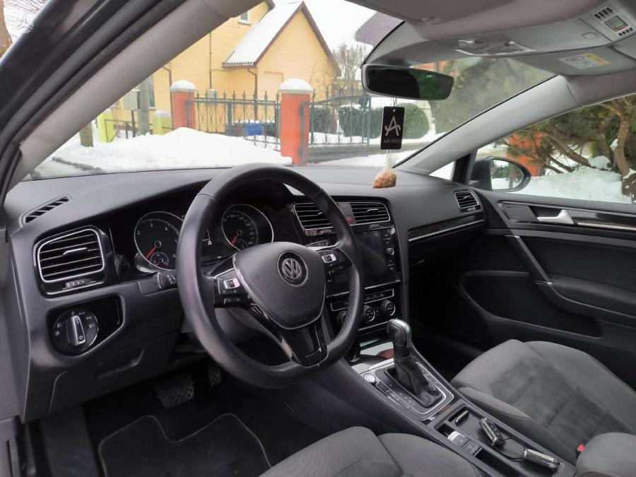 Grey Volkswagen Golf 2020 in Siauliai, with an engine capacity of 1.97 L and mileage of 247 thousand km for 8700 €, photo 13 on AUTOMOTO.COM.LV