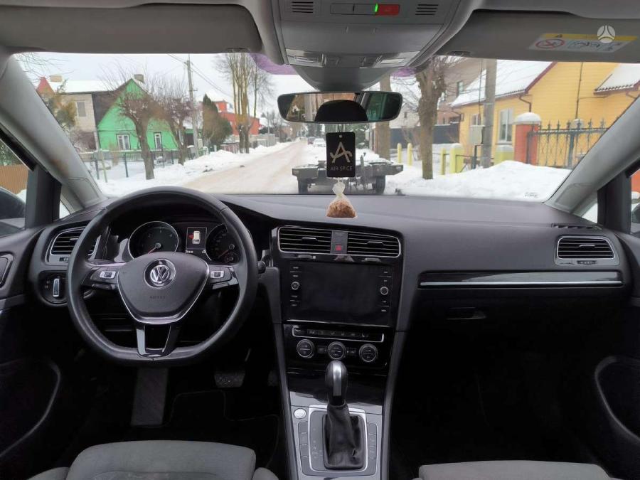 Grey Volkswagen Golf 2020 in Siauliai, with an engine capacity of 1.97 L and mileage of 247 thousand km for 8700 €, photo 14 on AUTOMOTO.COM.LV