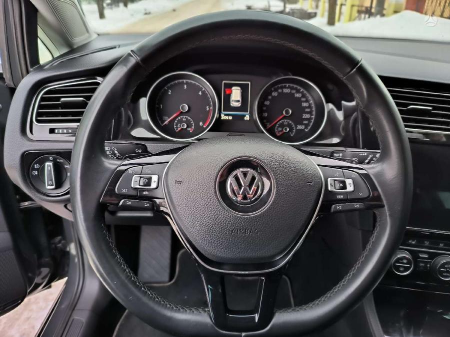 Grey Volkswagen Golf 2020 in Siauliai, with an engine capacity of 1.97 L and mileage of 247 thousand km for 8700 €, photo 18 on AUTOMOTO.COM.LV