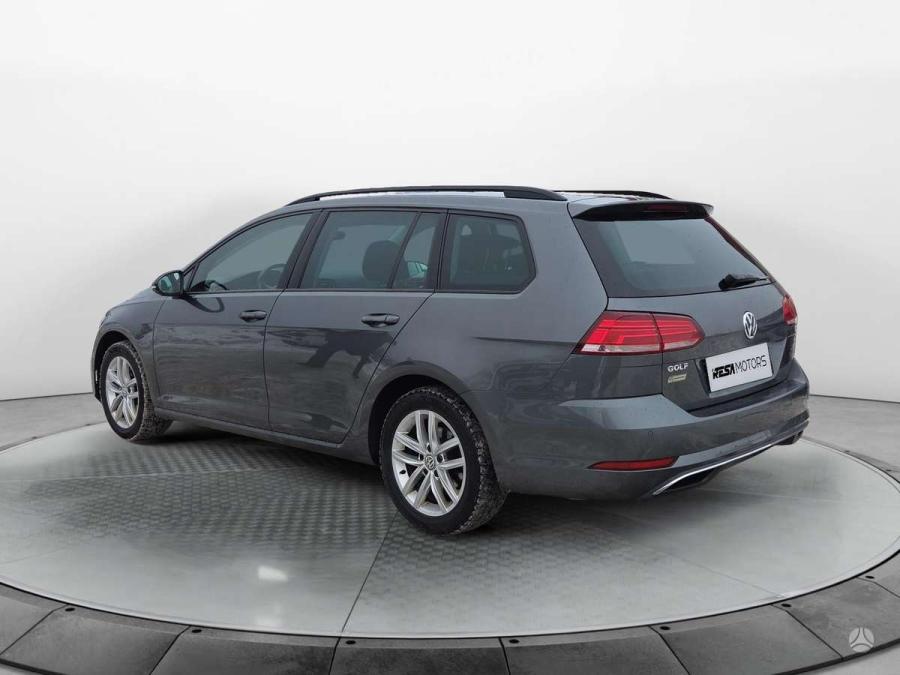 Grey Volkswagen Golf 2020 in Klaipeda, with an engine capacity of 1.50 L and mileage of 165 thousand km for 12900 €, photo 5 on AUTOMOTO.COM.LV