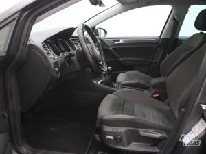 Grey Volkswagen Golf 2020 in Vilnius, with an engine capacity of 1.60 L and mileage of 202 thousand km for 11199 €, photo 4 on AUTOMOTO.COM.LV