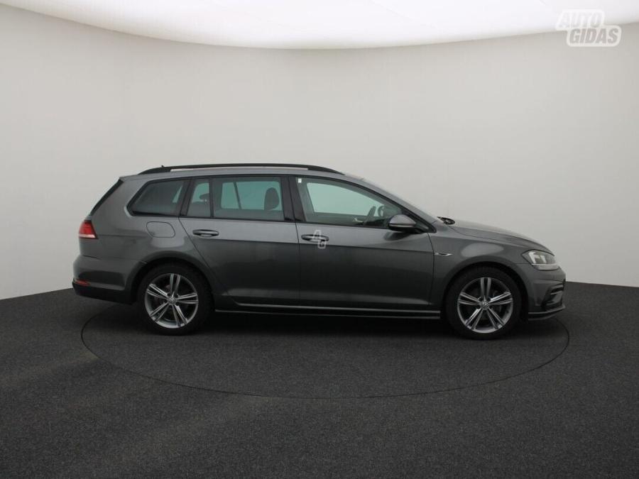 Grey Volkswagen Golf 2020 in Vilnius, with an engine capacity of 1.60 L and mileage of 202 thousand km for 11199 €, photo 9 on AUTOMOTO.COM.LV