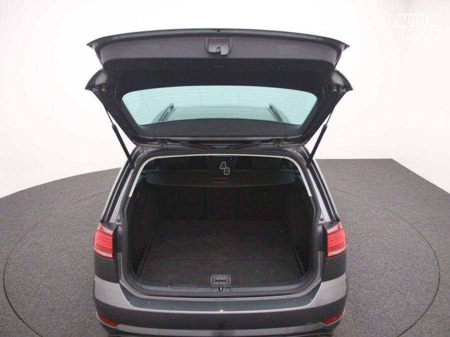 Grey Volkswagen Golf 2020 in Vilnius, with an engine capacity of 1.60 L and mileage of 202 thousand km for 11199 €, photo 37 on AUTOMOTO.COM.LV