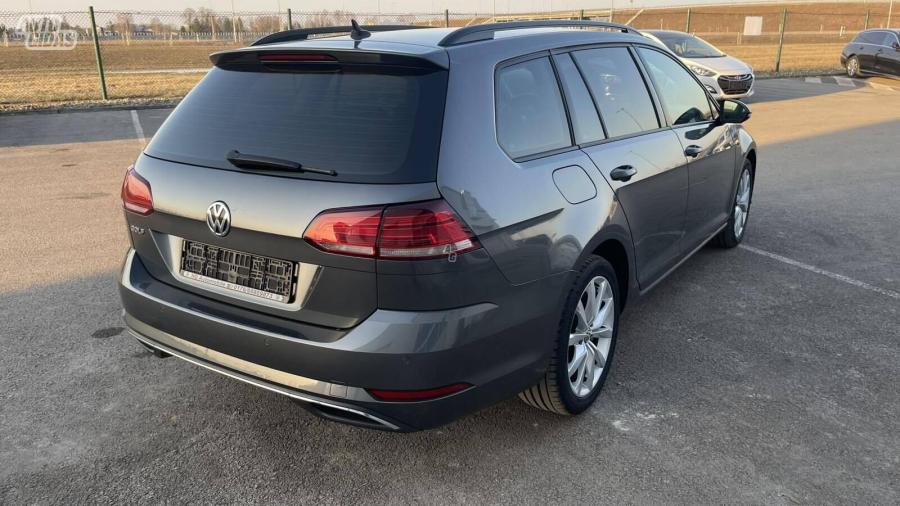 Grey Volkswagen Golf 2020 in Marijampole, with an engine capacity of 2.00 L and mileage of 298 thousand km for 10800 €, photo 10 on AUTOMOTO.COM.LV