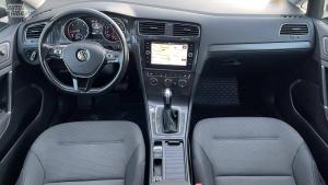 Grey Volkswagen Golf 2020 in Marijampole, with an engine capacity of 2.00 L and mileage of 298 thousand km for 10800 €, photo 14 on AUTOMOTO.COM.LV
