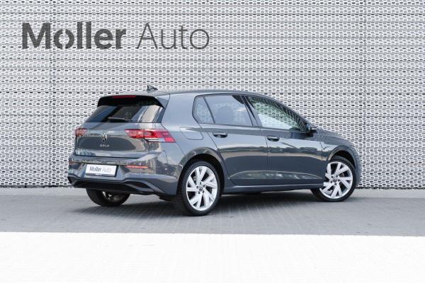 Pelēks Volkswagen Golf 2020 Mārupe, ar dzinēja tilpumu 2.00 L un nobraukumu 135 tūkst. km par 20450 €, foto 4 vietnē AUTOMOTO.COM.LV