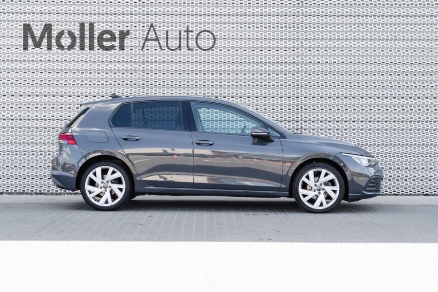 Pelēks Volkswagen Golf 2020 Mārupe, ar dzinēja tilpumu 2.00 L un nobraukumu 135 tūkst. km par 20450 €, foto 6 vietnē AUTOMOTO.COM.LV